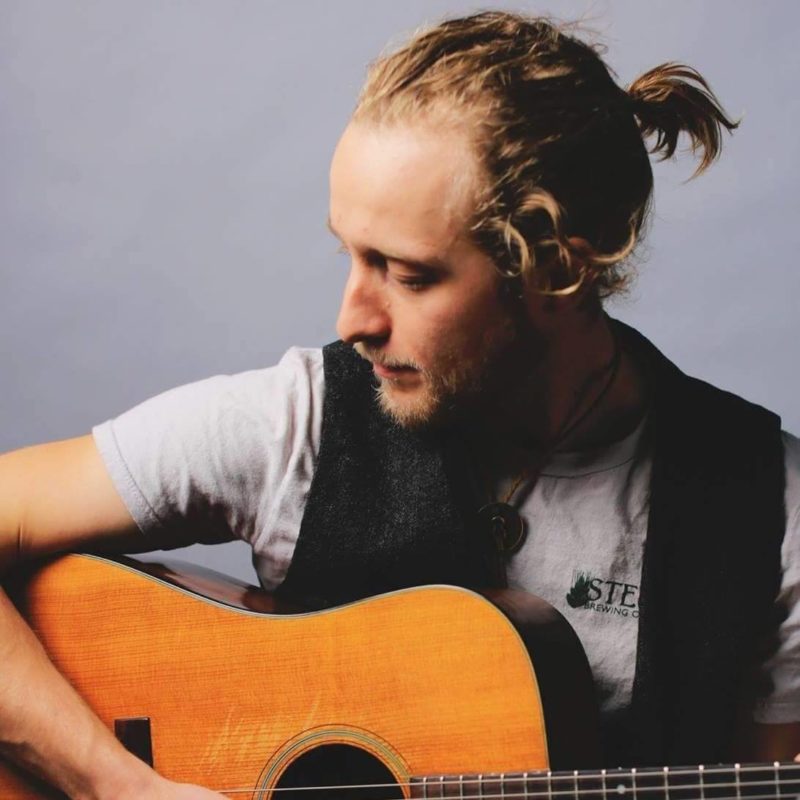 Oasis Sunday Music featuring Aaron Lipp - Seneca Lake Wine Trail
